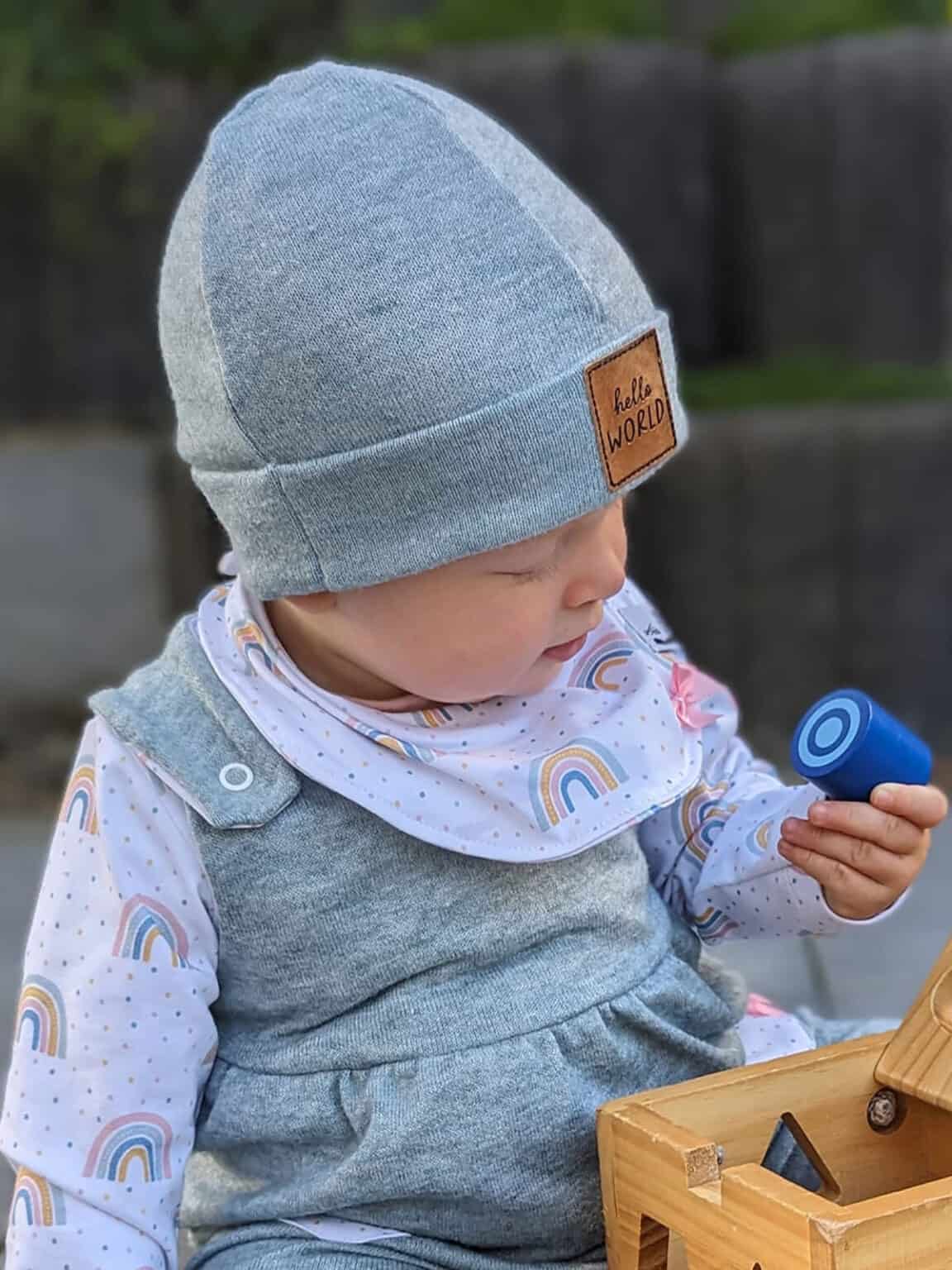 kostenloses Schnittmuster Happy Baby Mütze & Halstuch