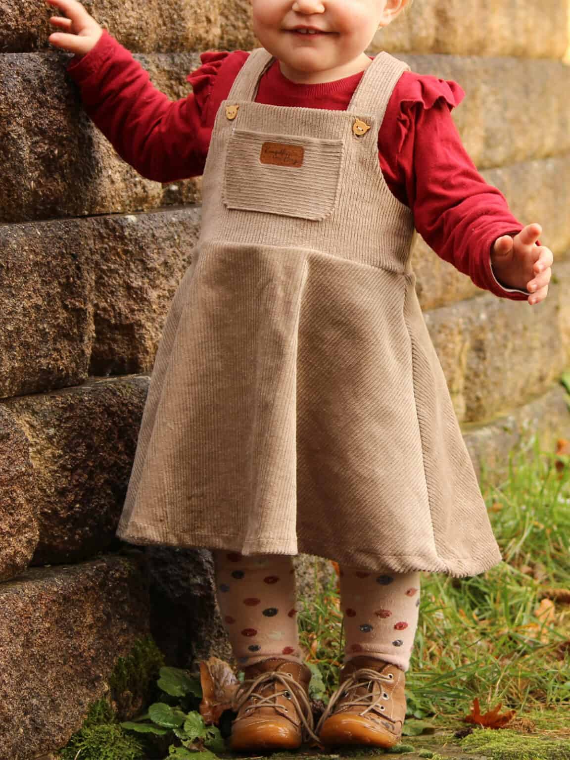 Schnittmuster Twirly Latz - Latzkleid für Kinder | Schleiferlwerk